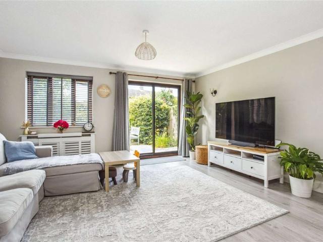 A beautifully presented, detached three bedroom family home with garage