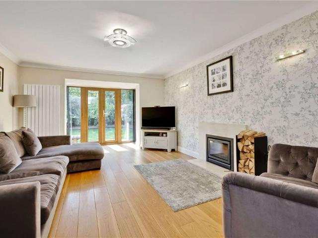 A beautifully presented detached four bedroom family home, ideally located near Surbiton station and local amenities, with a private rear garden