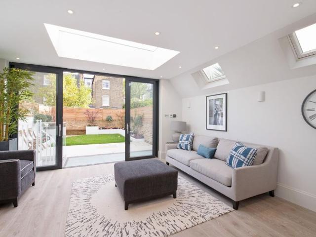 A beautifully presented family home to rent on Blake Gardens in Fulham SW6