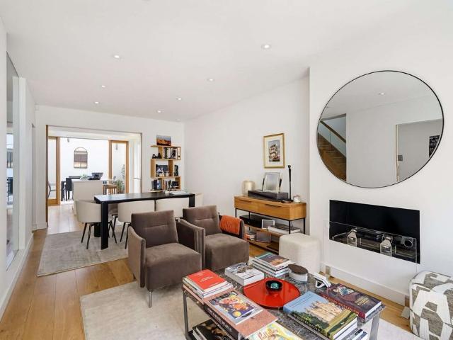 A beautifully presented four bedroom Chelsea townhouse offering almost 2,000 sq ft of exceptional accommodation arranged over four floors