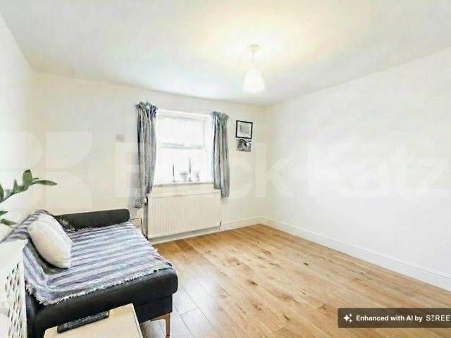 A beautifully presented, furnished one bedroom apartment located in an impressive Victorian conversion on the sought after Sutherland Avenue, W9