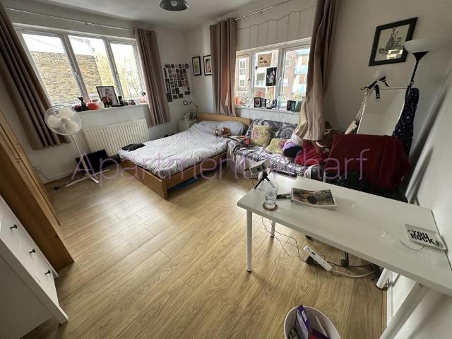 A Bow Common Lane, London, E3 1 bed in a flat share to rent £1,040 pcm £240 pw