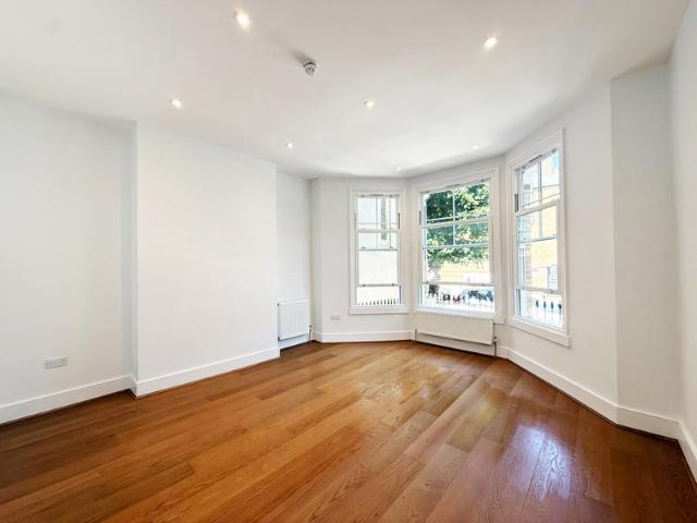 A brand new 1 bedroom property in Clapton E5