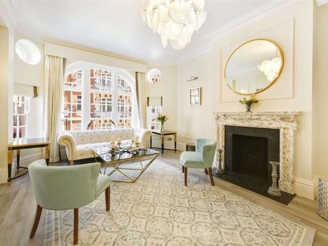 A brand newly refurbished apartment finished to the highest of standards in a portered building moments from Harrods and Hyde Park