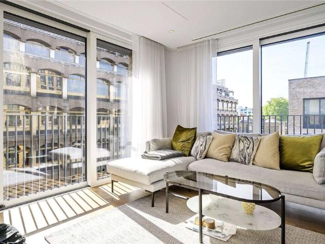A bright 5th floor duel aspect property in the popular Postmark development