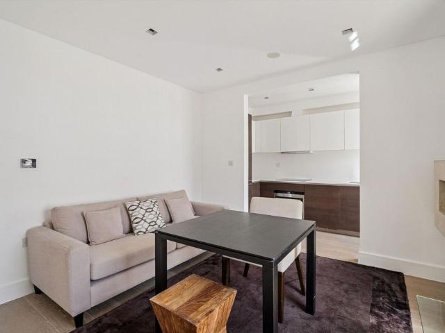 A bright 1 bedroom apartment to rent in Notting Hill, W2