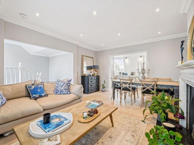 A bright three bedroom home with a private terrace to rent in Notting Hill, W11