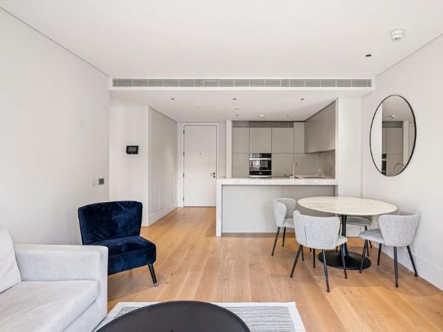 A bright two bedroom apartment to rent in Marylebone W1H