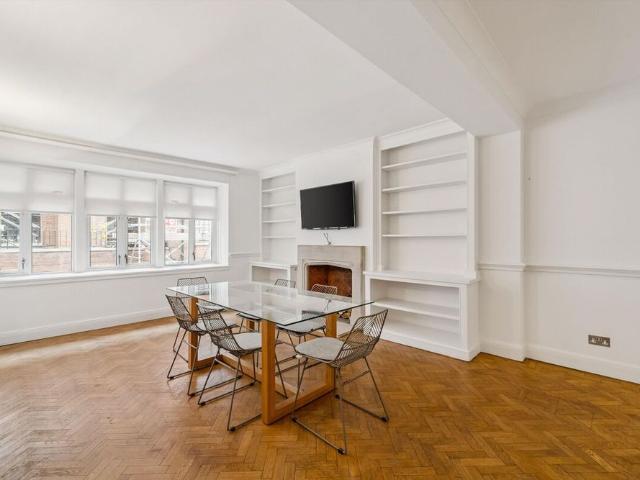 A bright two bedroom apartment to rent in Marylebone, W1W
