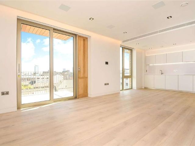A bright, two double bedroom fully furnished apartment situated within this exclusive and iconic portered, development located at One Tower Bridge