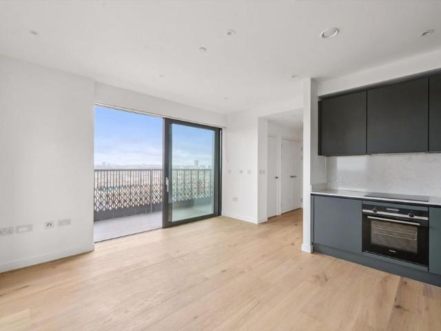 A bright and contemporary apartment to rent in a modern development in the heart of Belgravia, SW1W