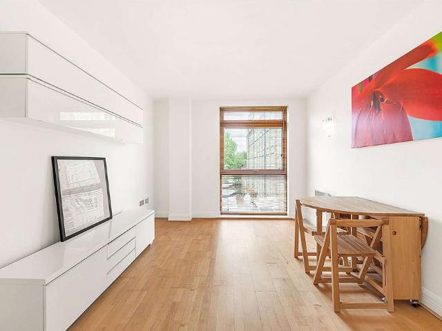 A bright and airy, well presented one bedroom apartment, in this modern development