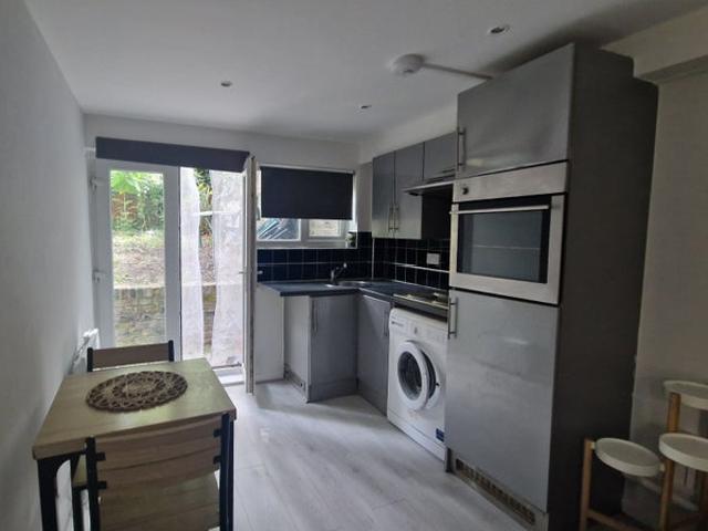 A bright and newly refurbished studio apartment