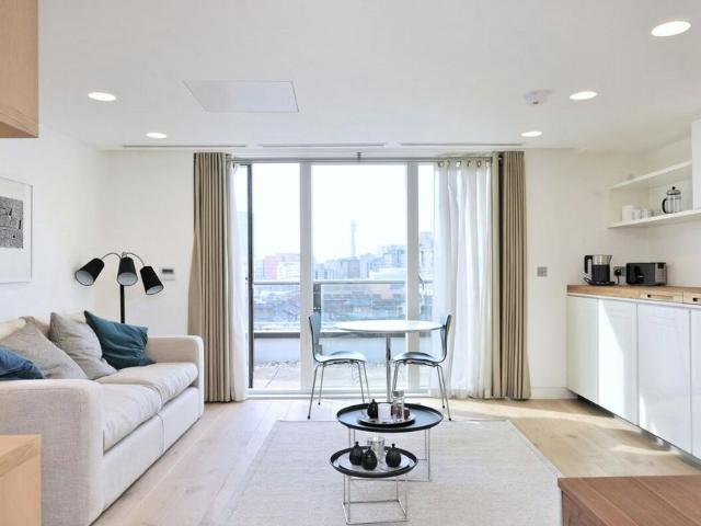 a bright and spacious apartment in the heart of Covent Garden, WC2B