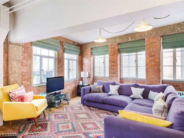 A bright and spacious one bedroom apartment situated on the first floor