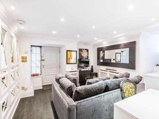 A bright and spacious studio apartment to rent in Hampstead NW3