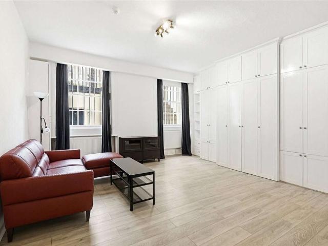 A bright and spacious studio apartment located in Lowndes Square