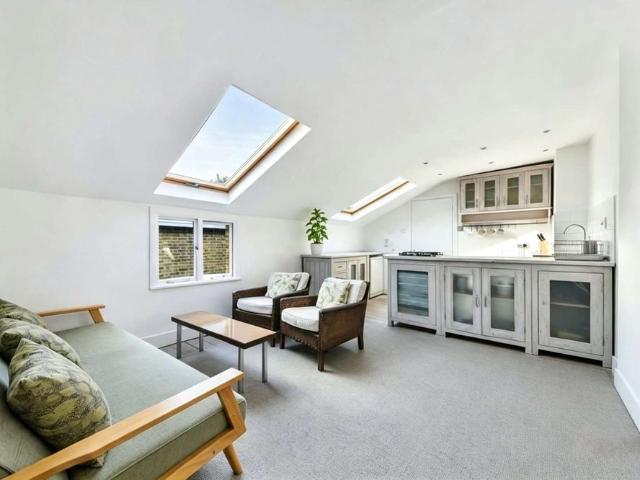 A bright and spacious top floor flat in the heart of Clapham Old Town. Suitable for single occupant or couple only