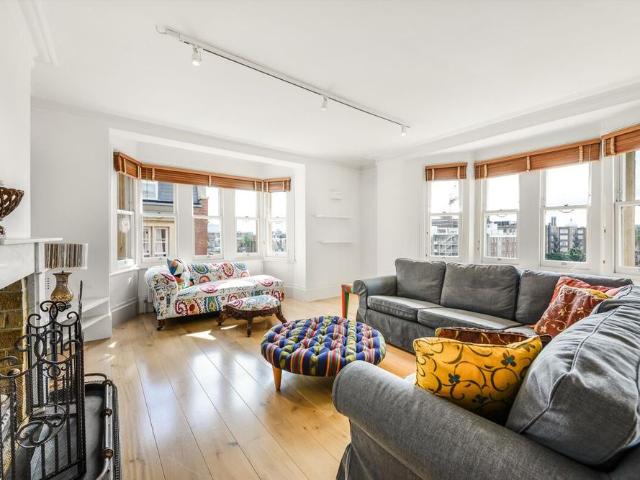 A bright, beautifully presented apartment to rent in Notting Hill, W2