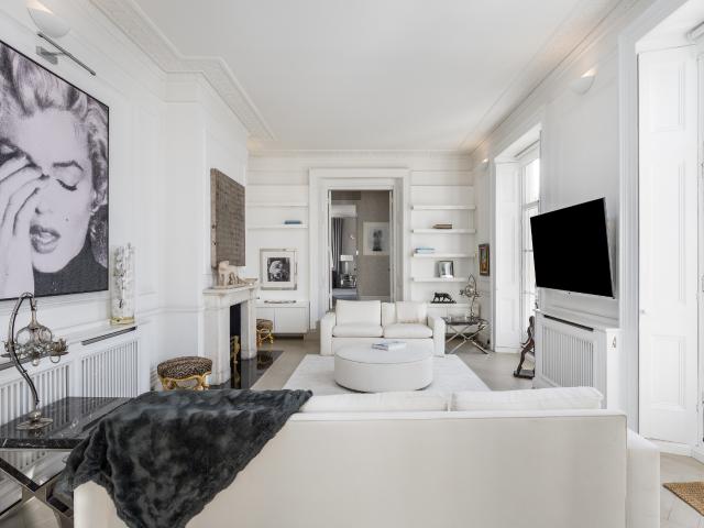 A Bright First Floor Home on Eaton Place
