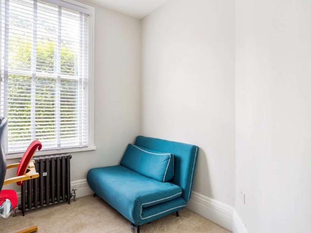 A bright ground floor, two bedroom apartment situated in the heart of St Albans