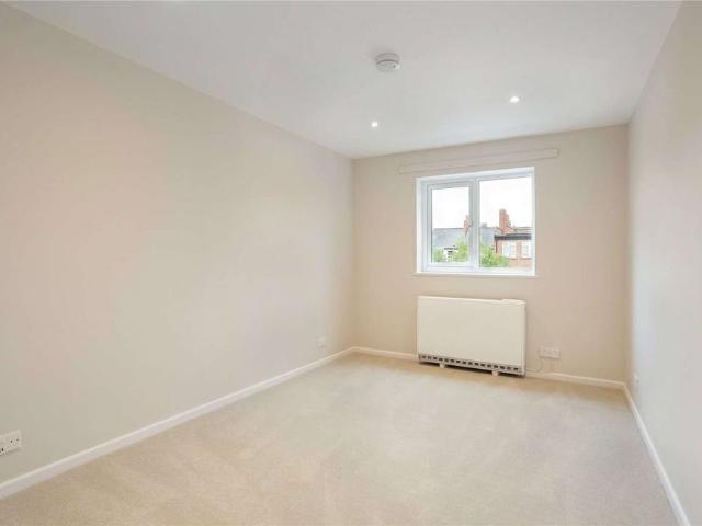 A bright one bedroom apartment