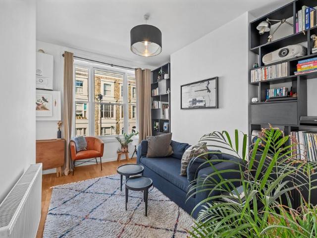 A bright one bedroom property on Grantbridge street, N1