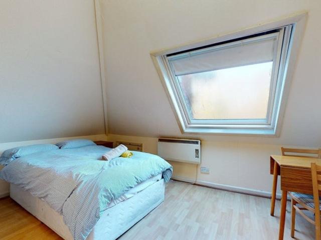 A Bright Studio in Willesden Green Some Bills Incl
