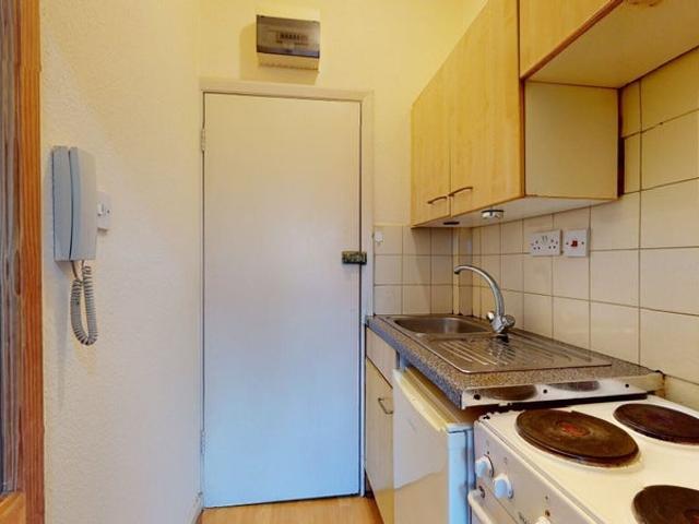 A Bright Studio in Willesden Green Some Bills Incl