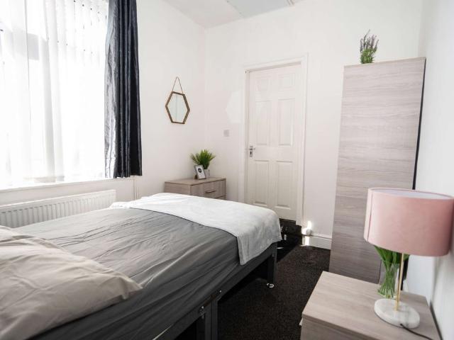 A Brilliant House Share share for Rent in Stoke on Trent Room 5