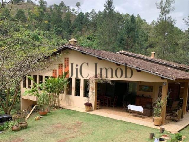 A Casa de Campo dos Seus Sonhos em Águas de Lindoia!