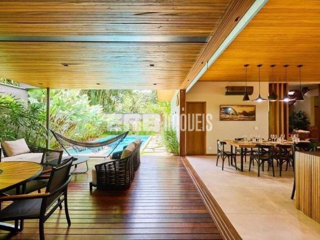 A casa mais luxuosa de Itamambuca Max