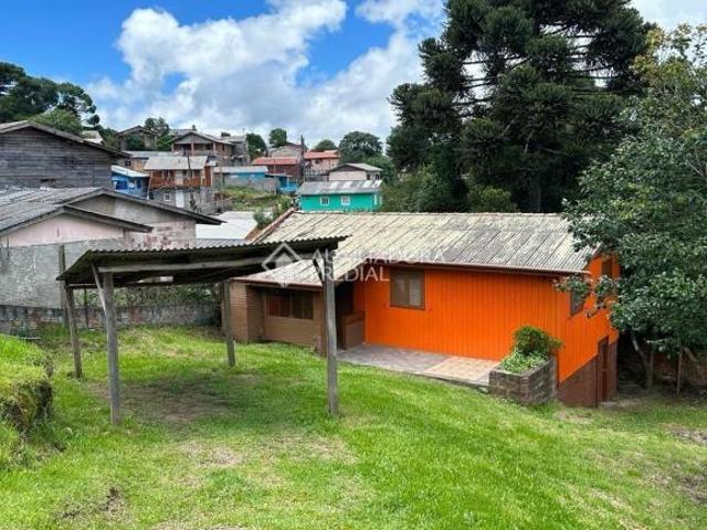 A casa no bairro São Rafael em Canela possui cerca de 80m² de área construída!