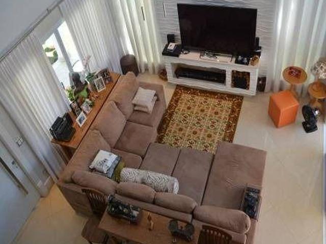 A Casa Que Reúne Tudo o Que Importa! Sobrado à Venda no Condomínio Granja Olga