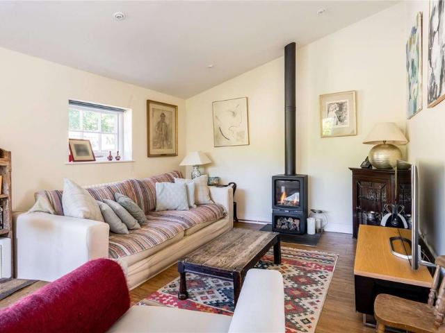 A charming and well presented Grade II listed country home in a fantastic location