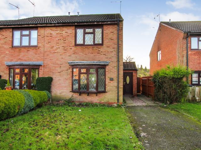 A charming semi detached house, ideally situated in the heart of Belbroughton. To Let £1,200pcm