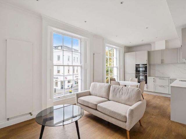 A charming two bedroom apartment to rent in the heart of Chelsea, SW3