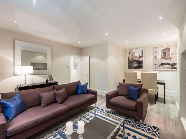 A charming 2 bedroom apartment located within the heart of Hampstead
