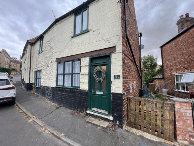 a charming 2 bedroom cottage is available to rent on wesley street kirton lindsey
