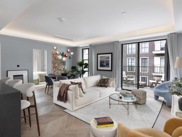 A Contemporary Three Bedroom Apartment in Fitzrovia