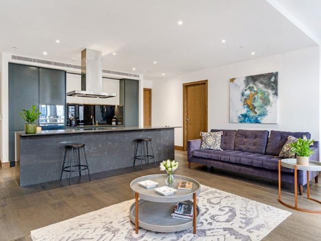 A Contemporary Three Bedroom Apartment in Fitzrovia