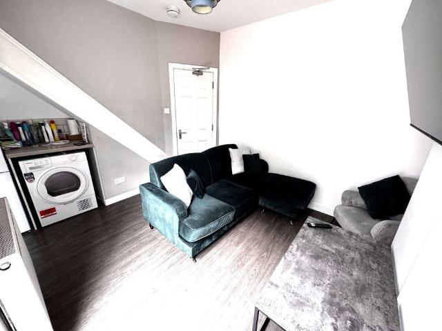 A Convenient House Share for Rent in Brighton Room 4