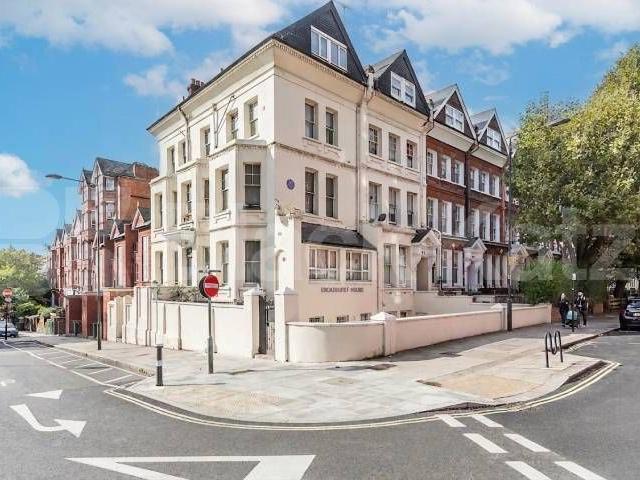 A cosy one bedroom flat available immediately on Broadhurst Gardens, NW6