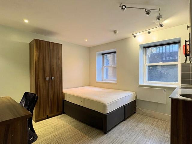 A Cosy Studio in Camden Some Bills Included