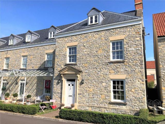 A Delightful Four Bedroom Home. 4 bed end of terrace house to rent £2,600 pcm £600 pw