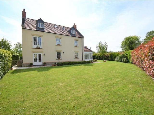 A Delightful Five Bedroom Home. 5 bed detached house to rent £3,500 pcm £808 pw