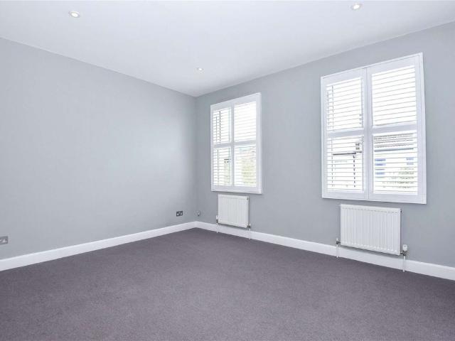 A delightful three bedroom cottage in the heart of Wimbledon