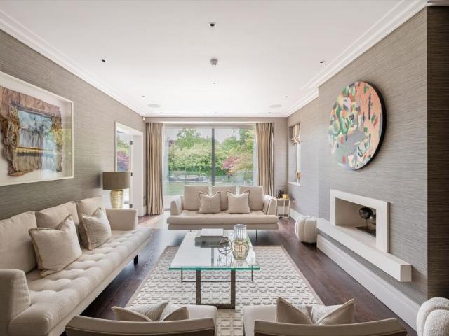A detached, double fronted residence in Sheldon Avenue N6