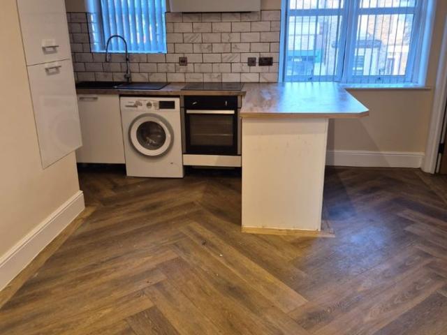 A Dogsthorpe Road, Peterborough PE1, 2 bed flat to rent, £950 pcm | PrimeLocation