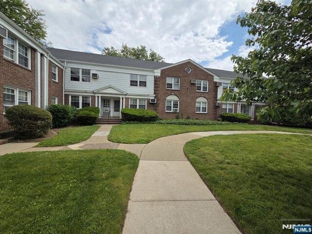 A Elmwood Ct Unit A, Elmwood Park, Property For Sale